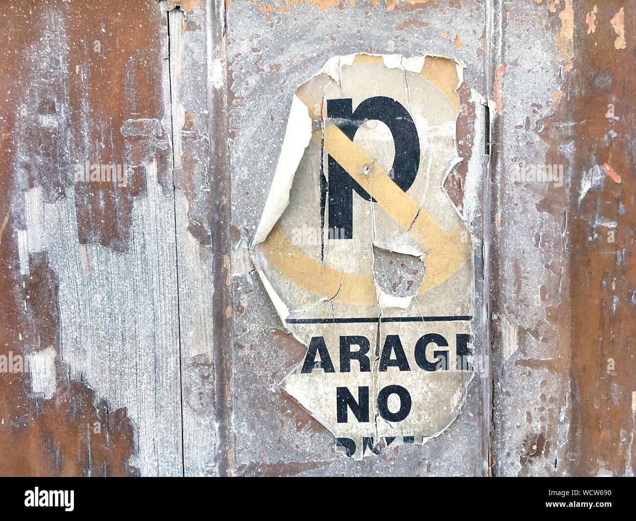 Torn sign hi-res stock photography and images - Alamy