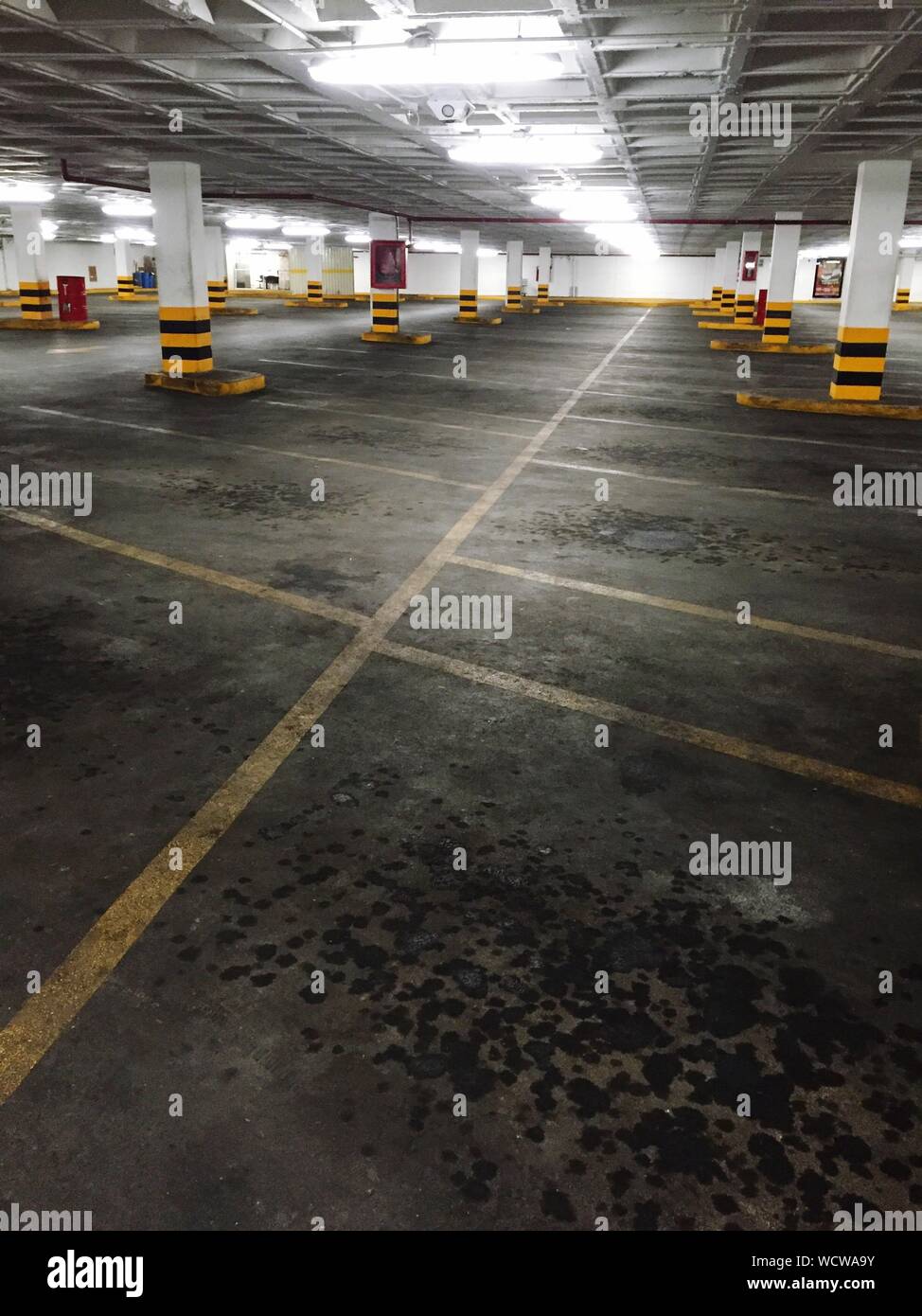 Empty Garage Interior High Resolution Stock Photography and Images - Alamy