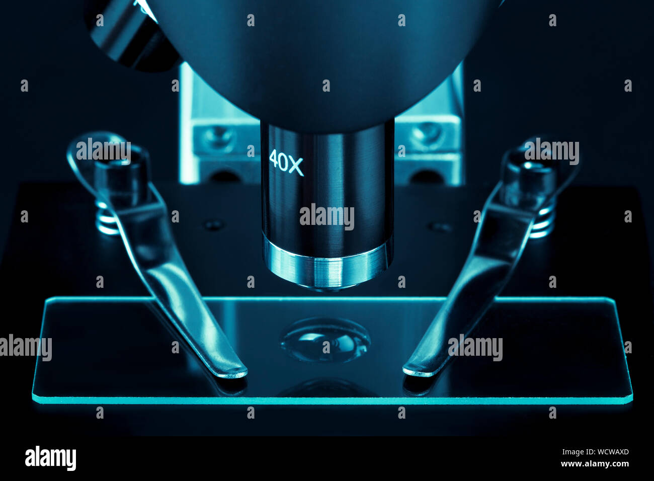 Microscope machine hi-res stock photography and images - Alamy