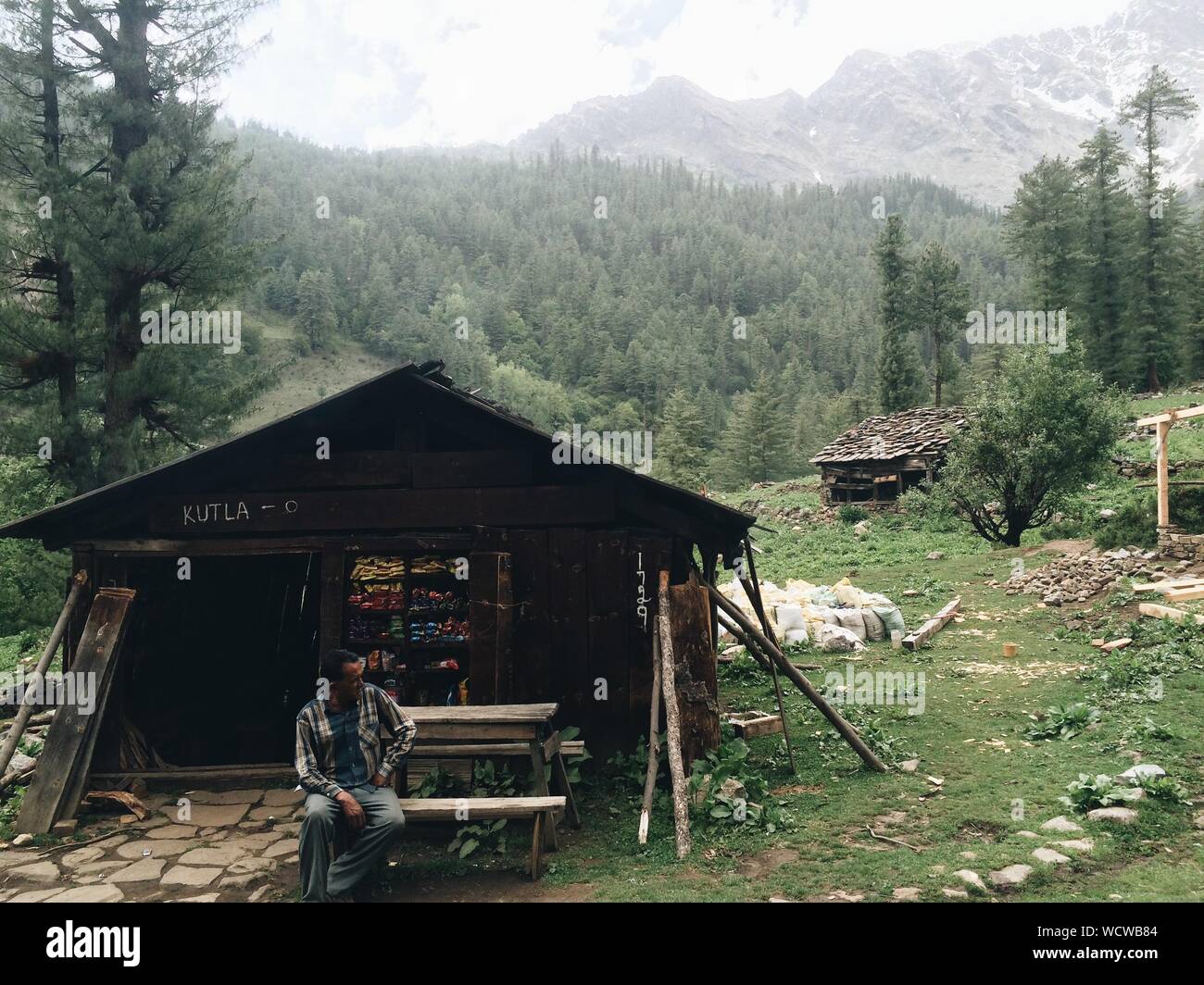 Wooden Store Front High Resolution Stock Photography and Images - Alamy