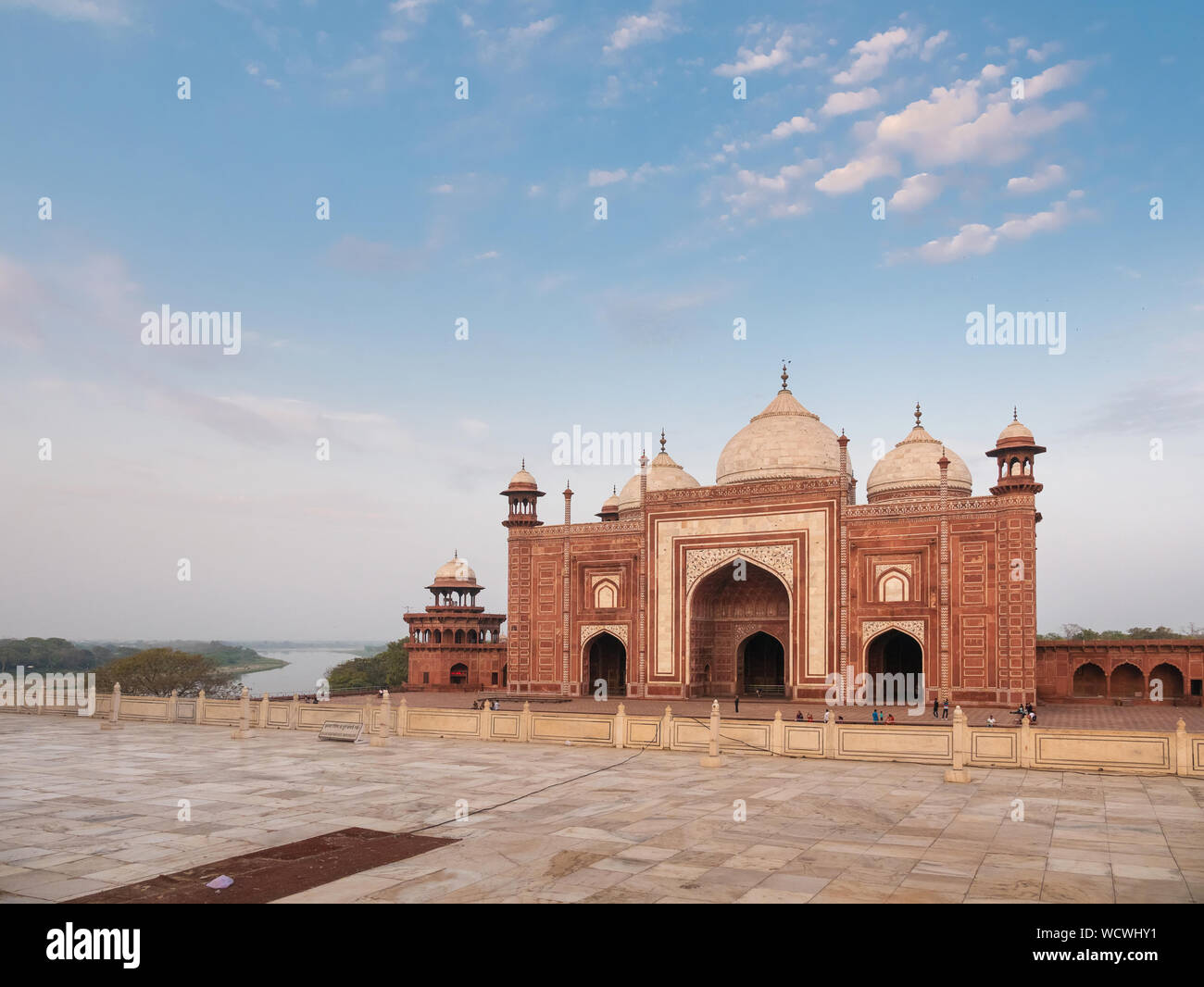 Western mosque hi-res stock photography and images - Alamy