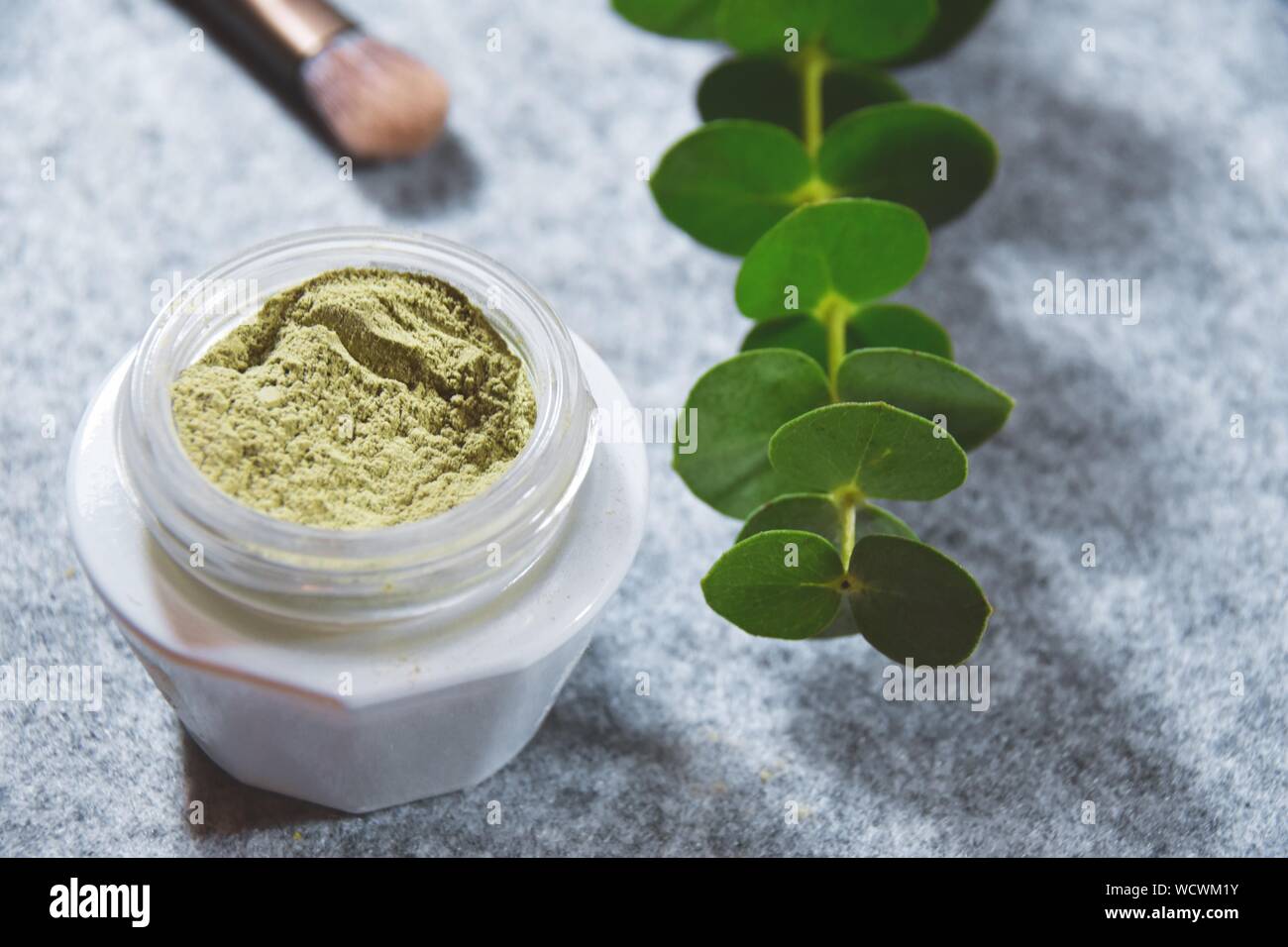 Ground herb hi-res stock photography and images - Alamy