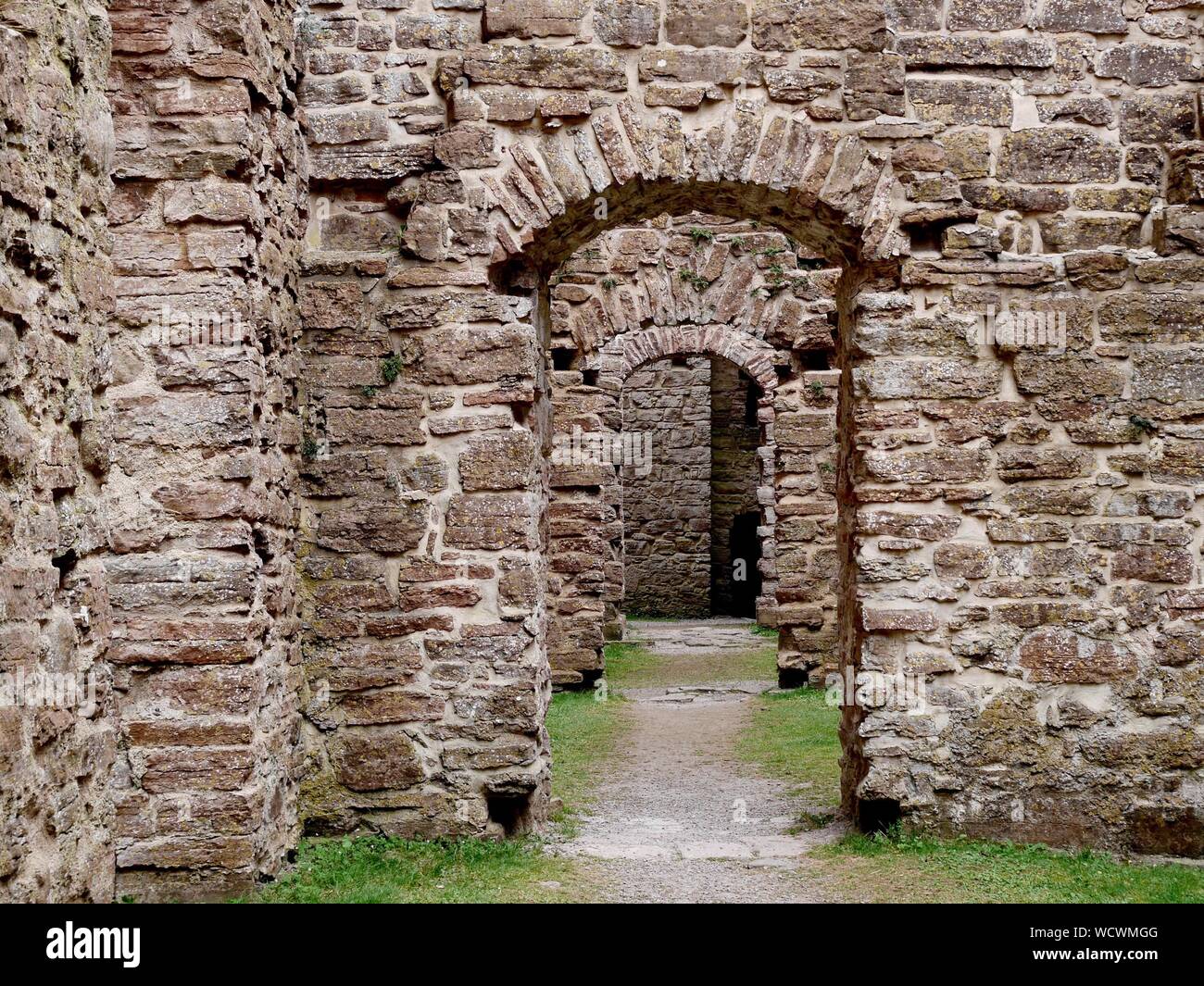 Archways hi-res stock photography and images - Alamy