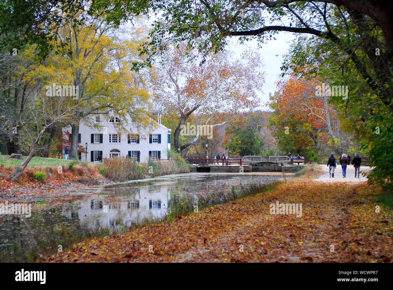 Great falls tavern visitors center hi-res stock photography and images ...
