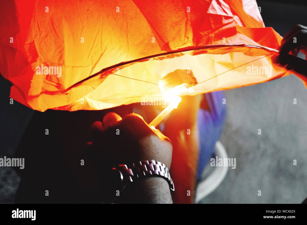 Burning paper chinese hi-res stock photography and images - Alamy