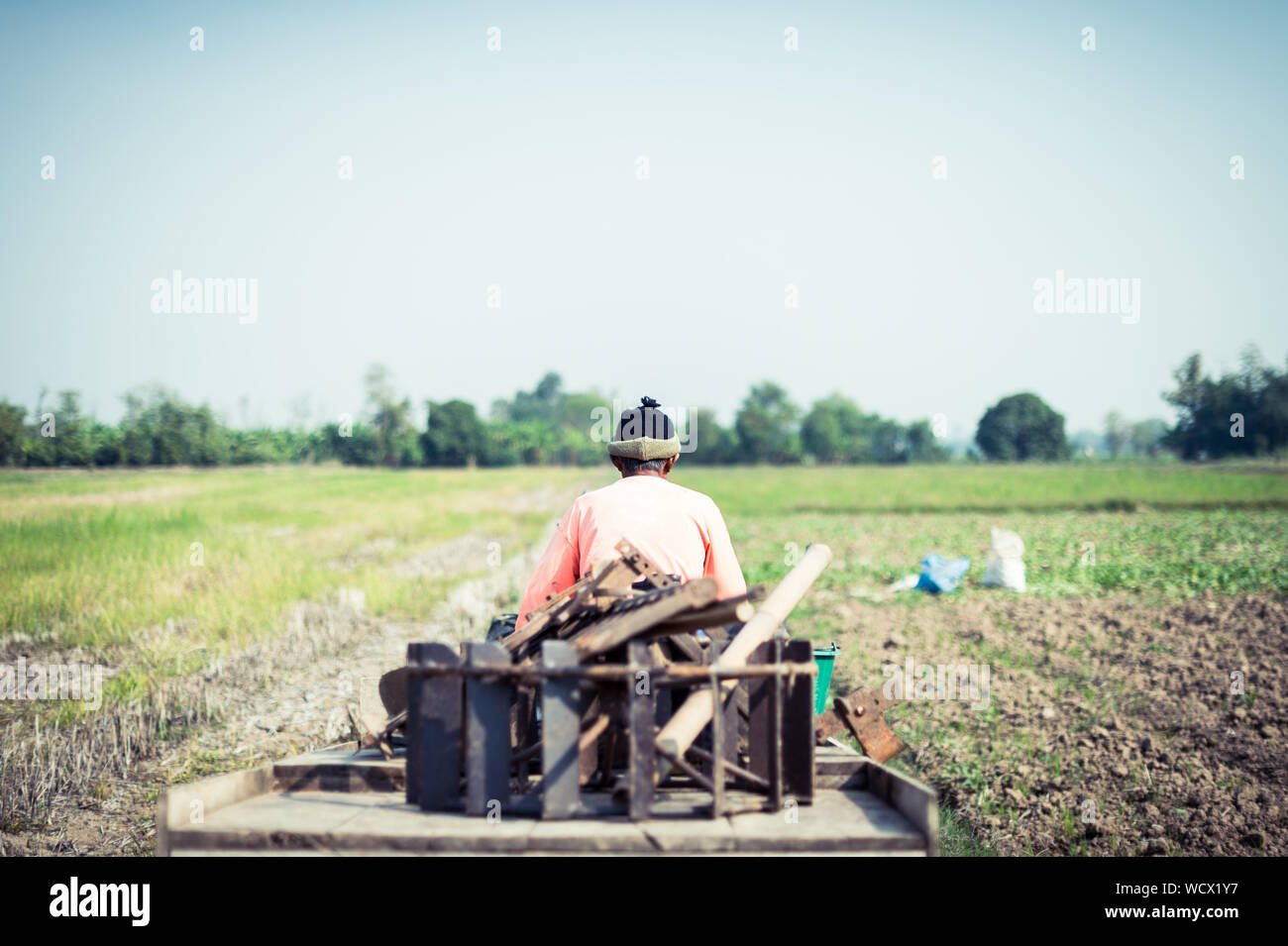 Metal cart hi-res stock photography and images - Alamy
