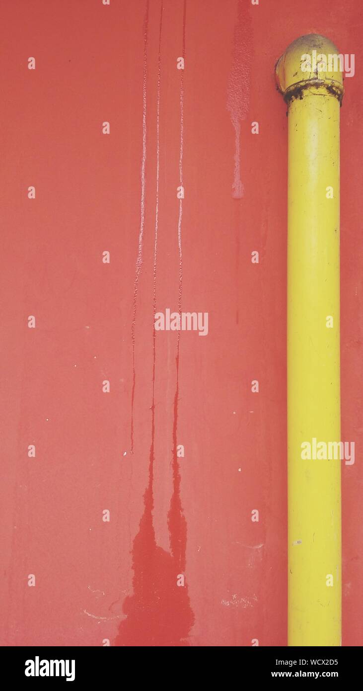 Yellow water pipe hi-res stock photography and images - Alamy