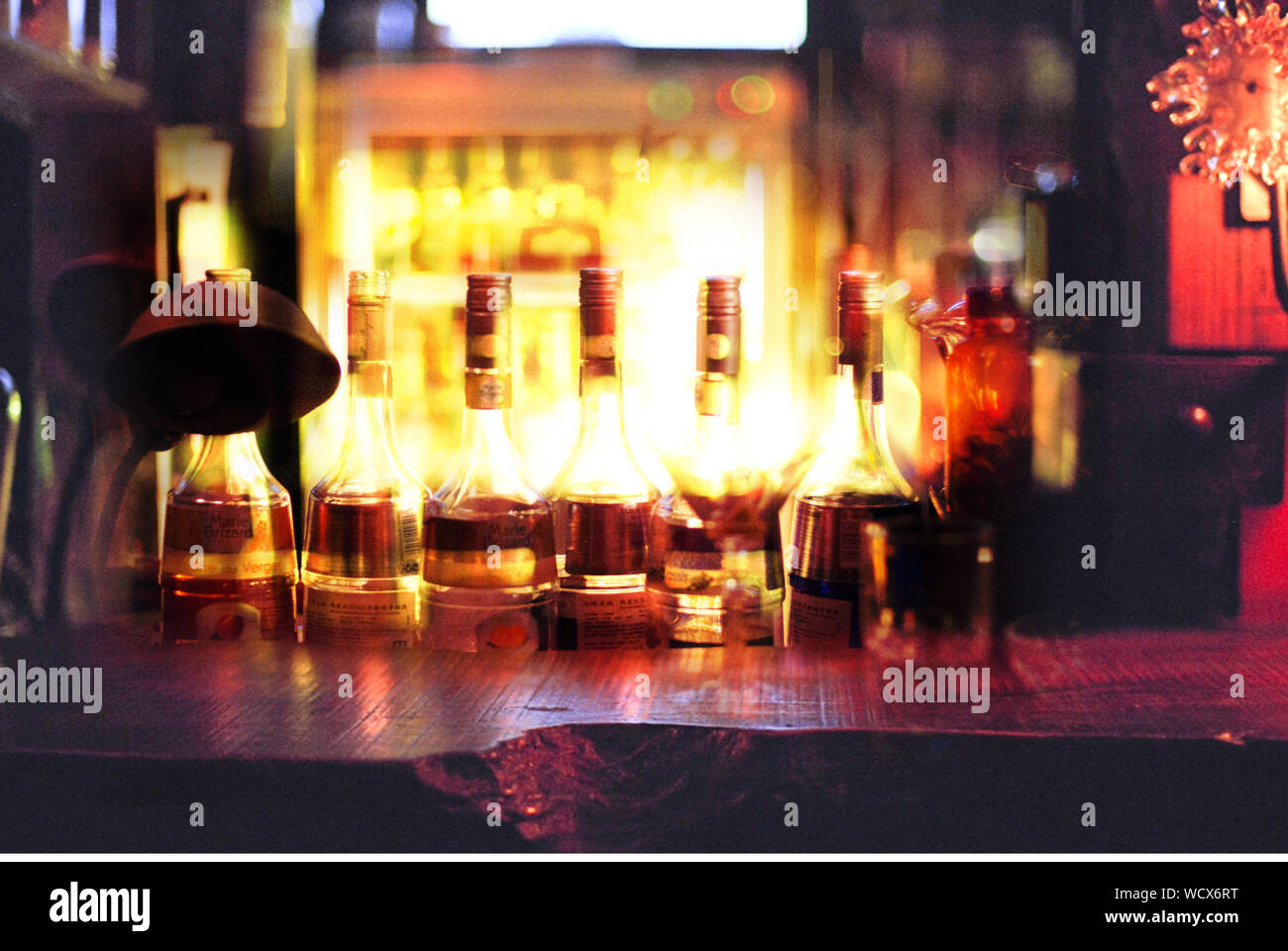 Empty bottles alcohol hi-res stock photography and images - Alamy