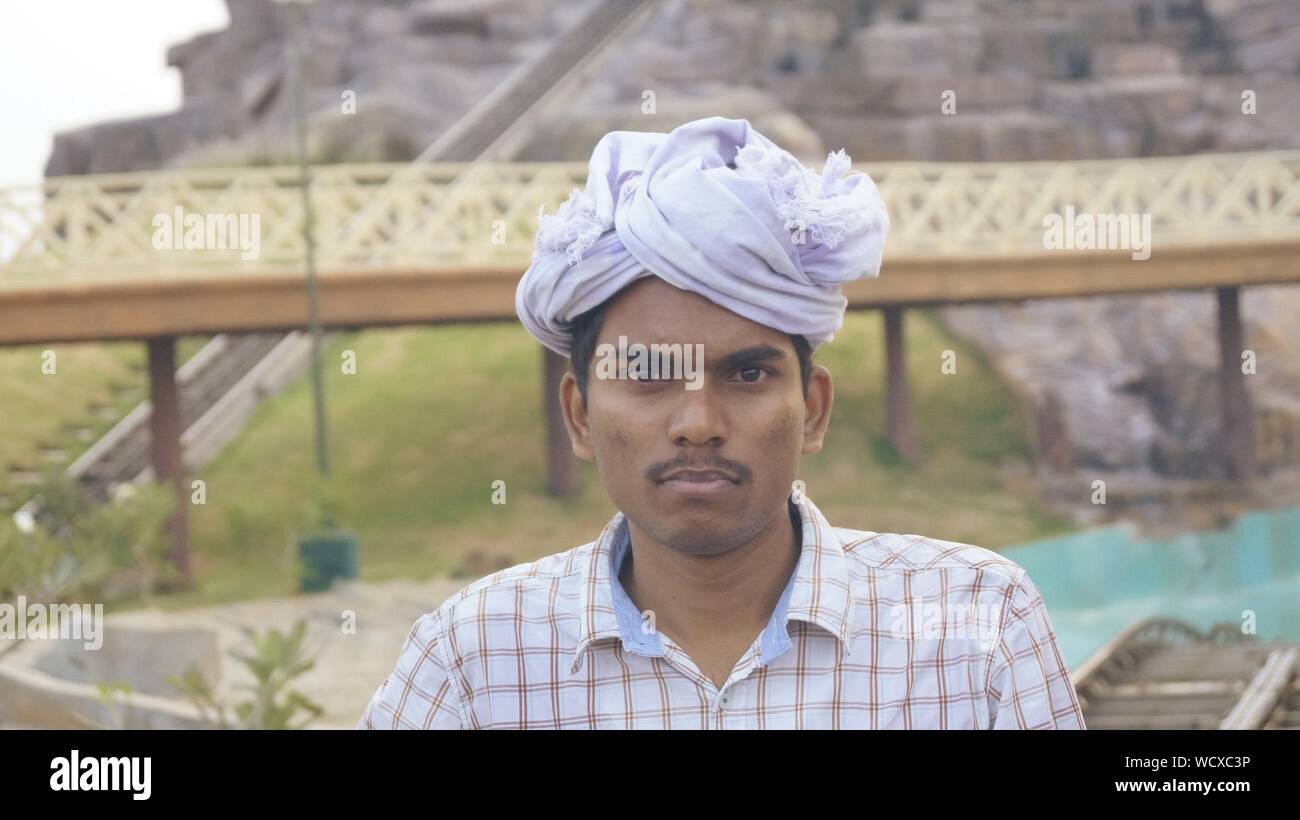 Men wearing turban hi-res stock photography and images - Alamy