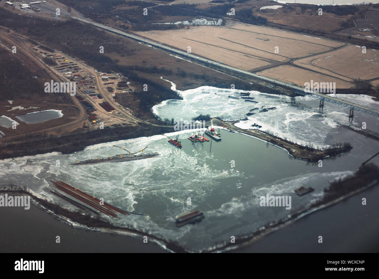 Water platform hi-res stock photography and images - Alamy