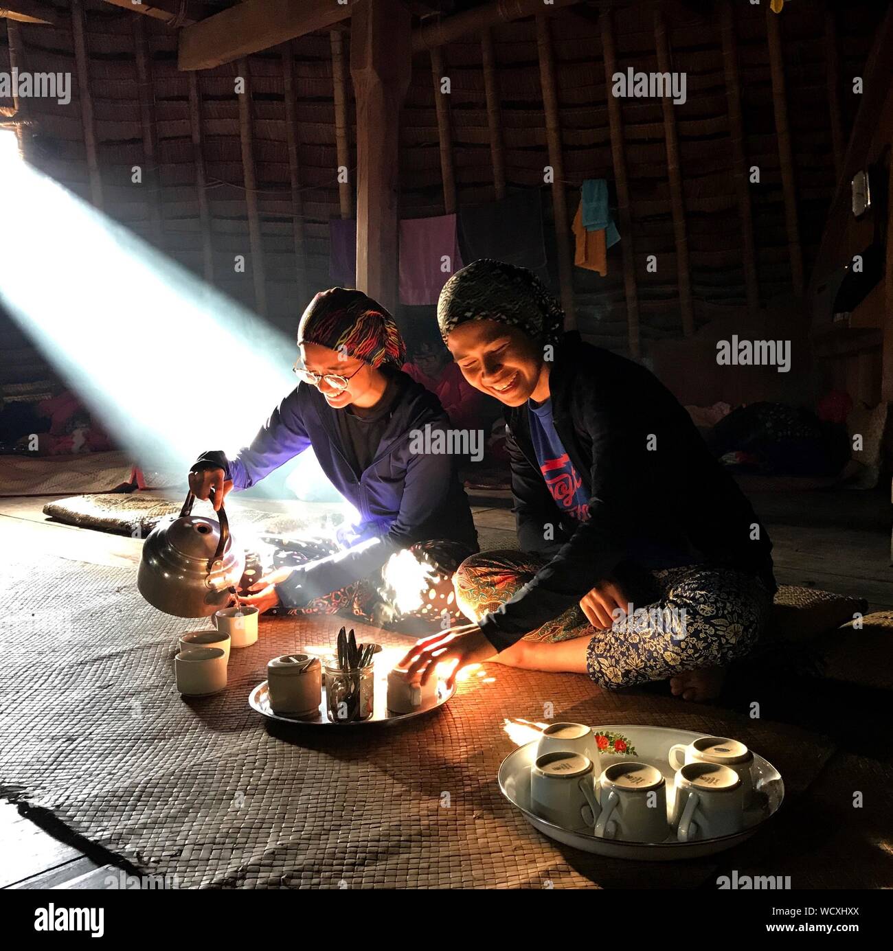 Two women having tea hi-res stock photography and images - Alamy