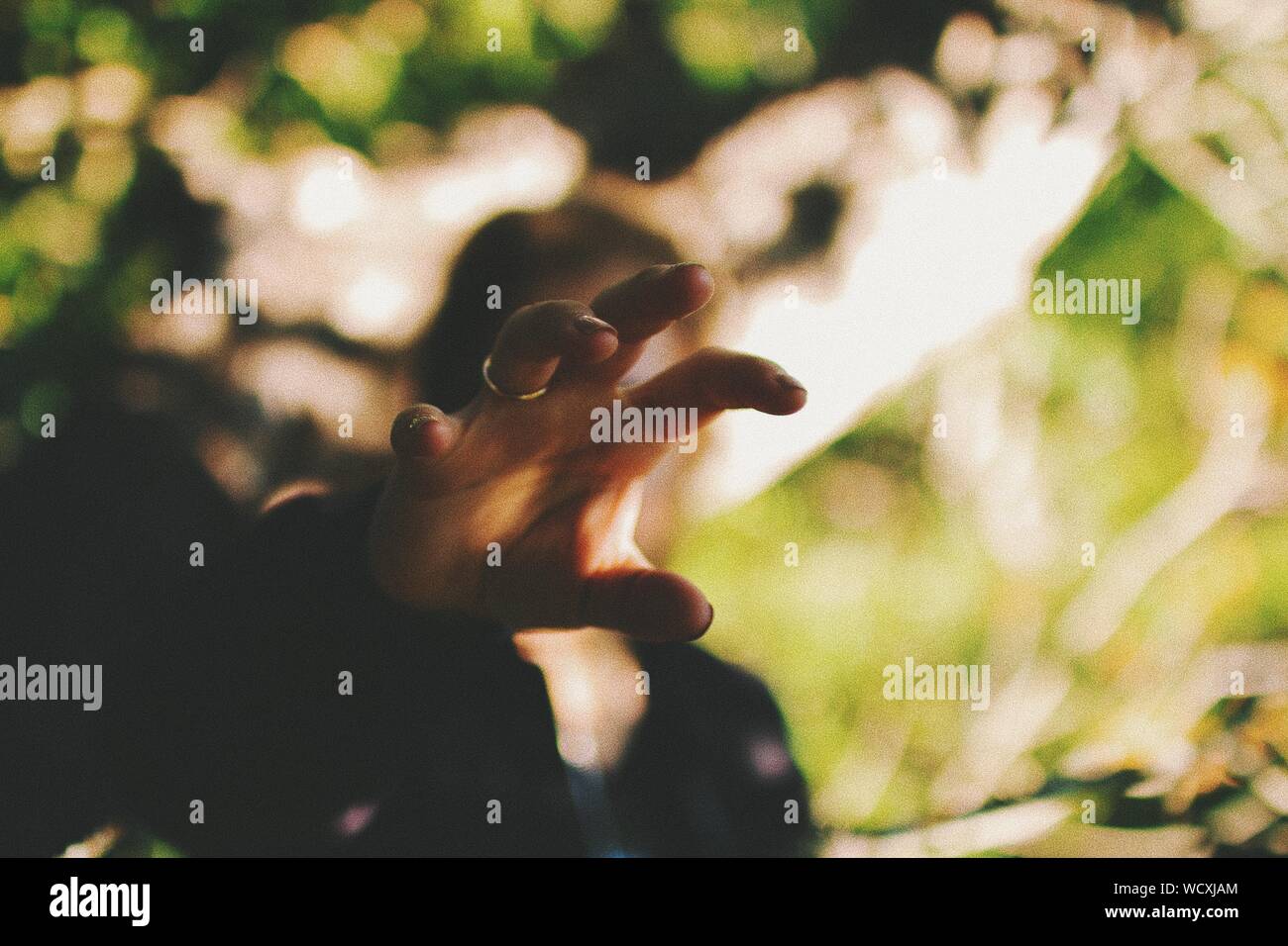 Person reaching out hi-res stock photography and images - Alamy