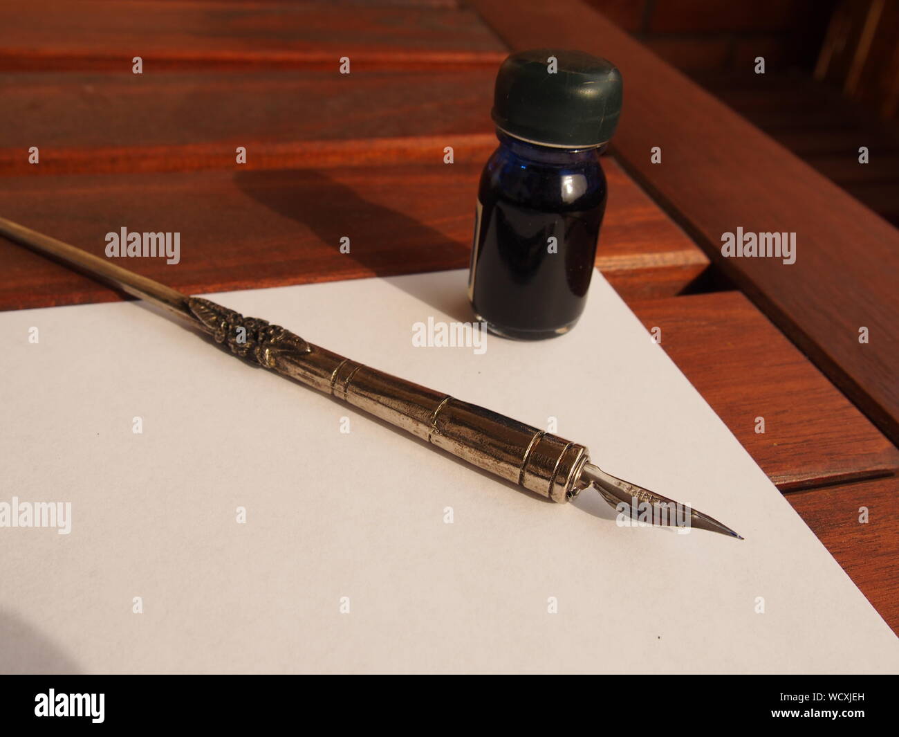 Well paper hi-res stock photography and images - Alamy