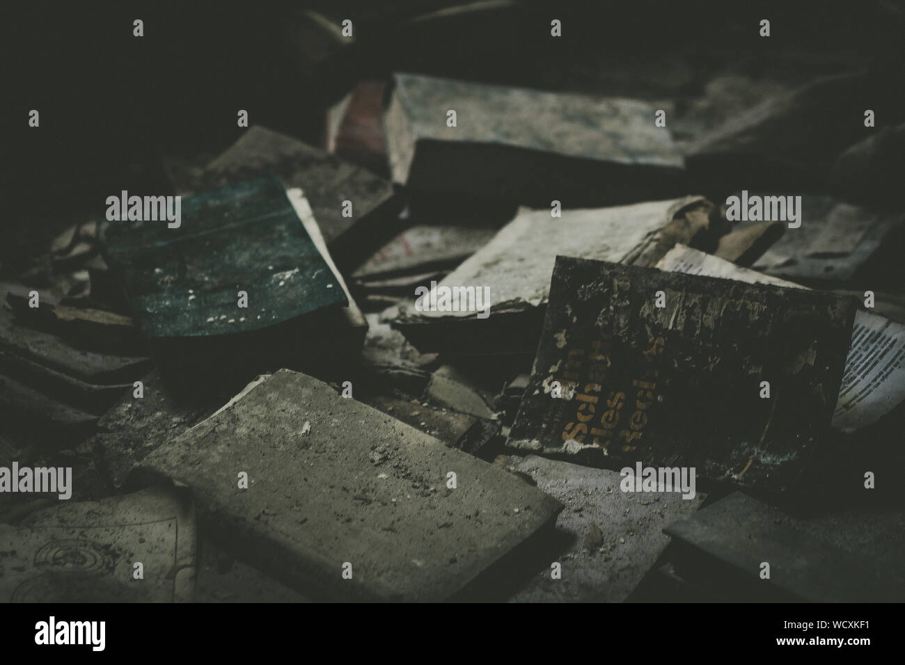 Obsolete books hi-res stock photography and images - Alamy