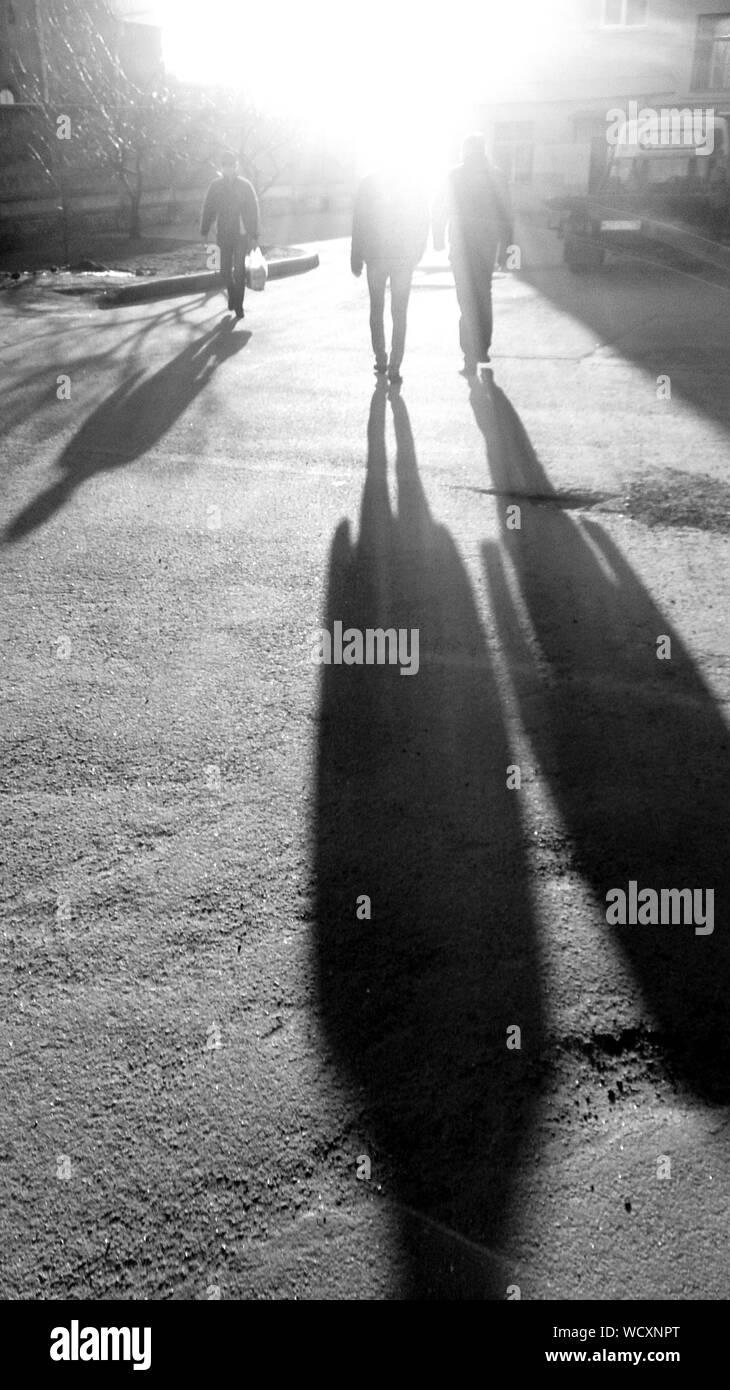 Walking with the sun hi-res stock photography and images - Alamy