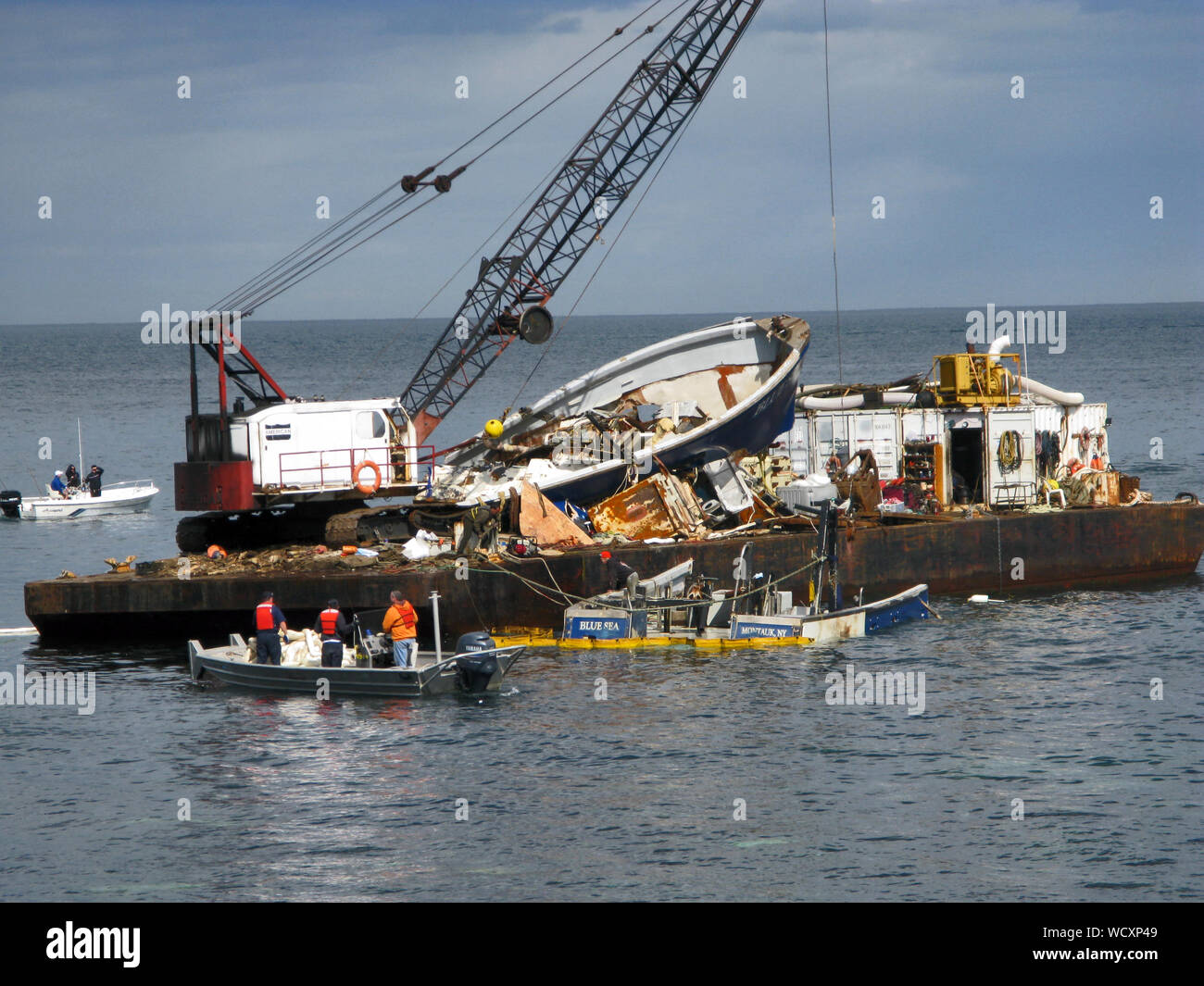 Dangers rock fishing hi-res stock photography and images - Alamy