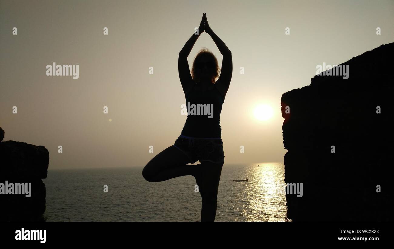 Tree Pose Silhouette High Resolution Stock Photography and Images - Alamy