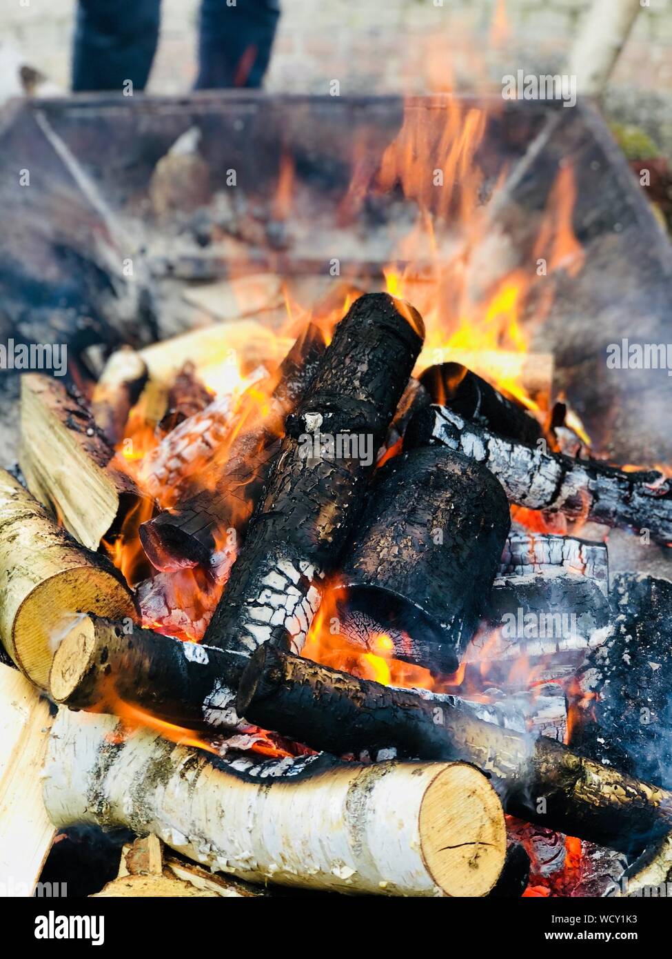 Burning pit hi-res stock photography and images - Alamy