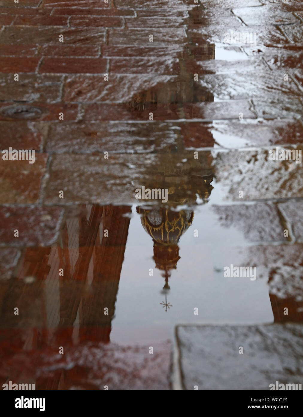 Reflection pavement hi-res stock photography and images - Alamy