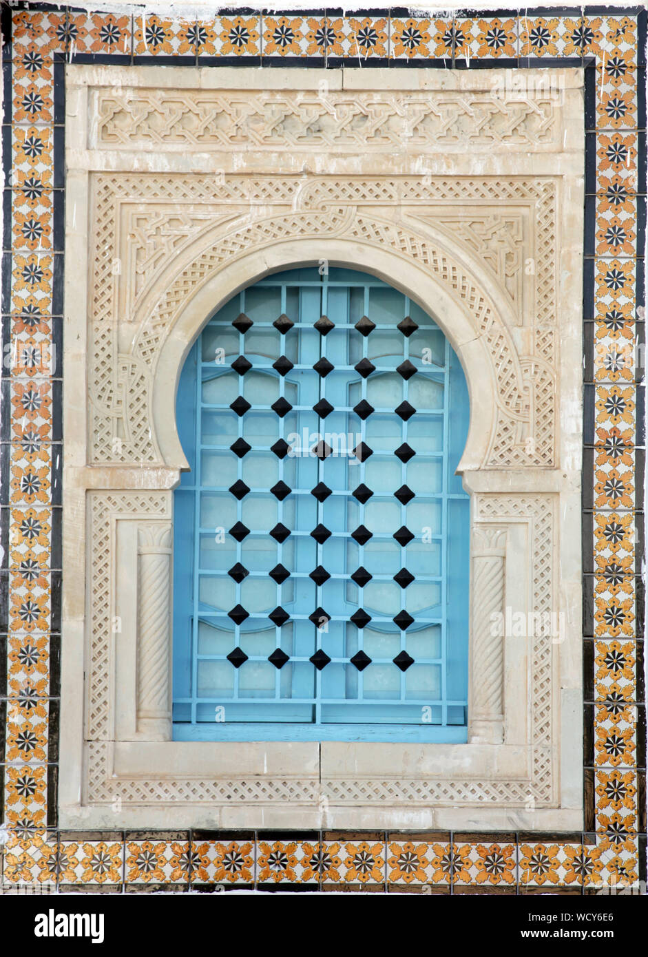 Mosque wall window hi-res stock photography and images - Alamy