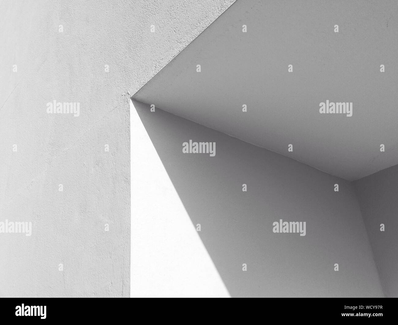 Wall corner hi-res stock photography and images - Alamy