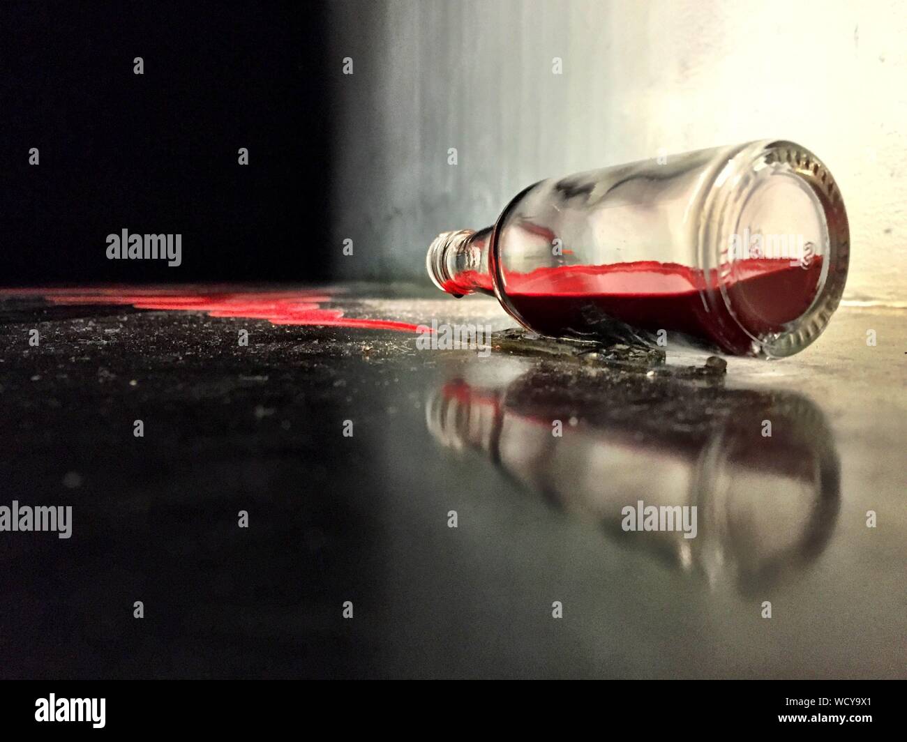 Paint spilling hi-res stock photography and images - Alamy
