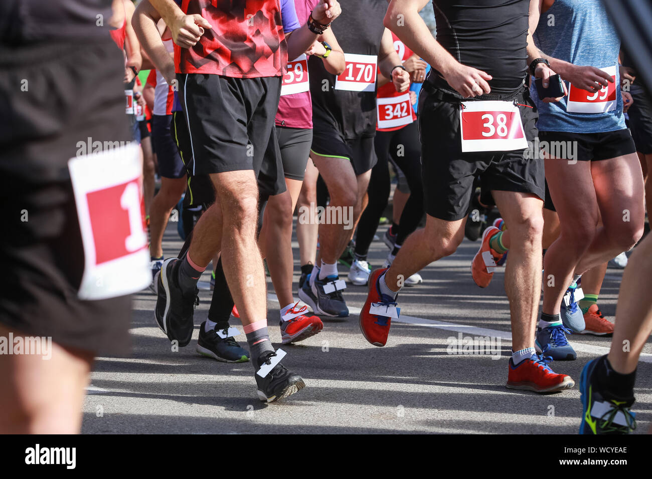 Marathon runner side view hi-res stock photography and images - Alamy