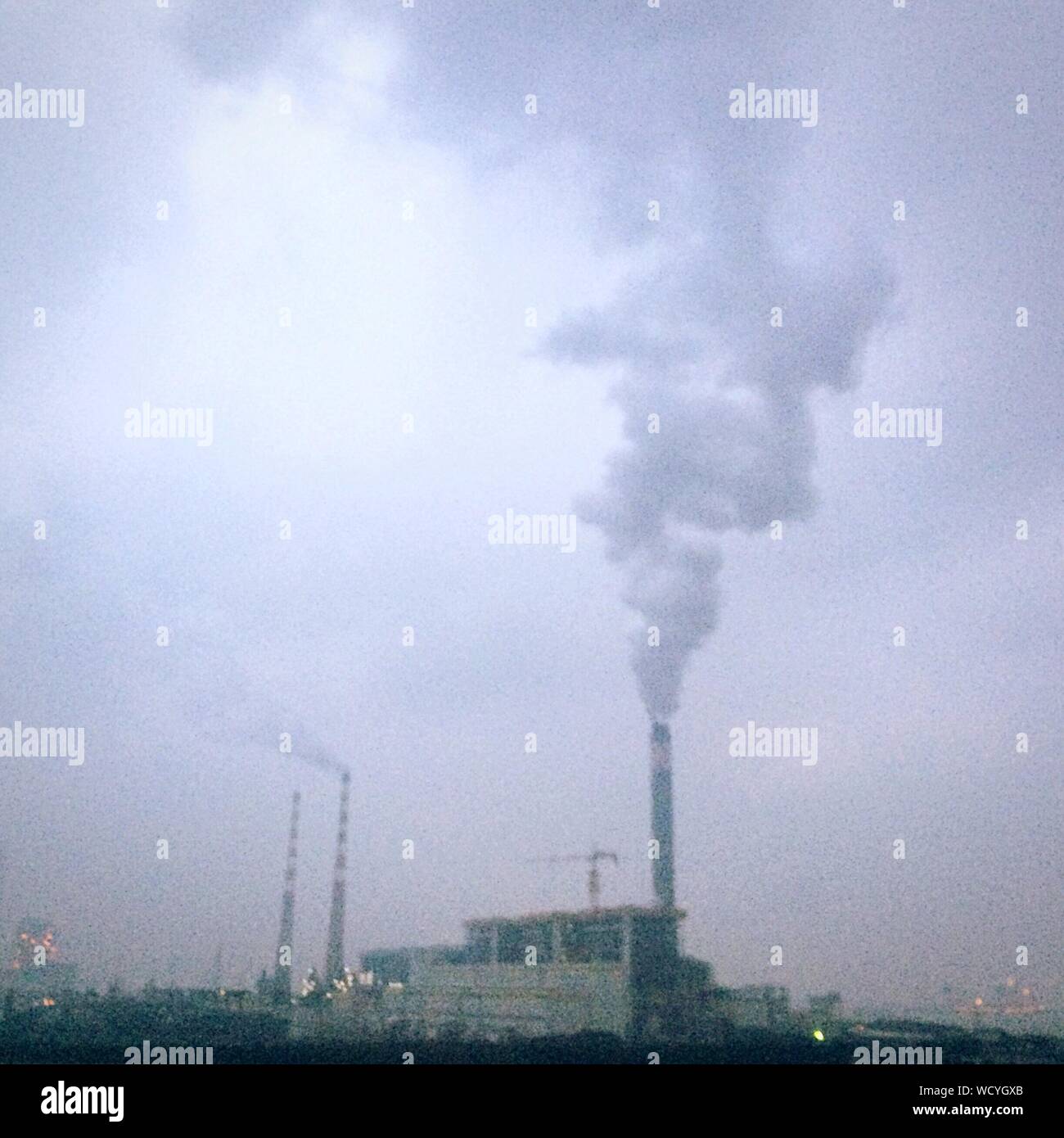 Smoke stack pollution hi-res stock photography and images - Alamy