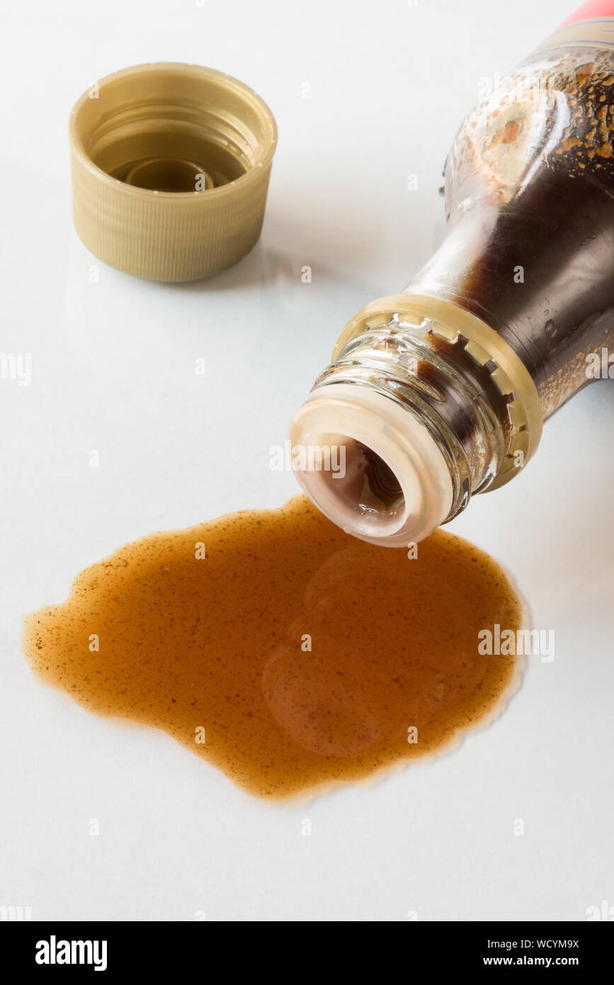 Spilling food drink hi-res stock photography and images - Alamy