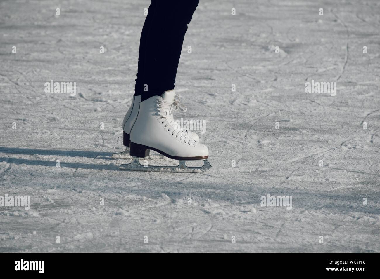 Adults ice skating hi-res stock photography and images - Alamy