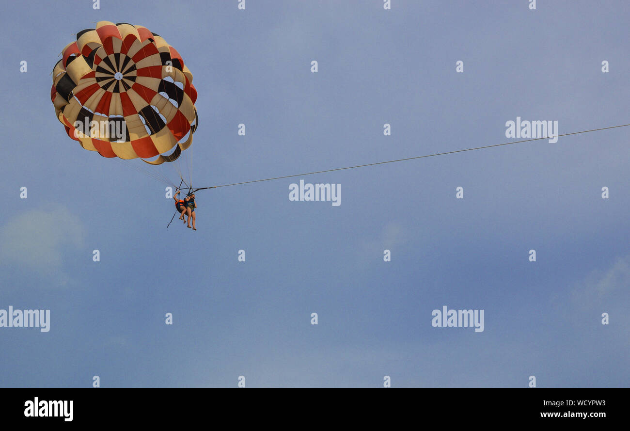Two Parasailing High Resolution Stock Photography and Images - Alamy