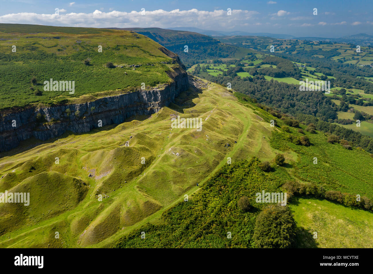 Llangattock escarpment hi-res stock photography and images - Alamy