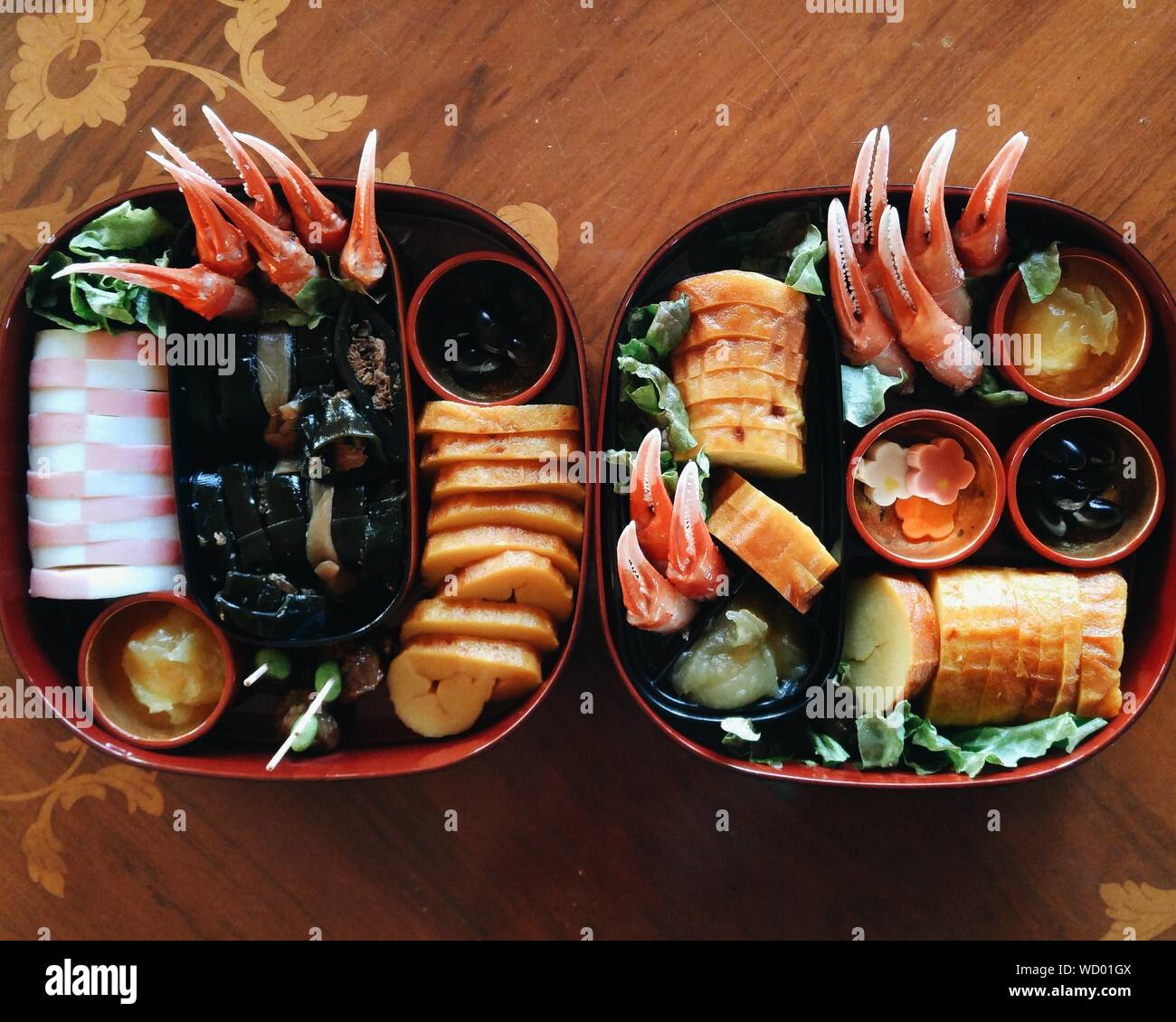 Bento boxes hi-res stock photography and images - Alamy