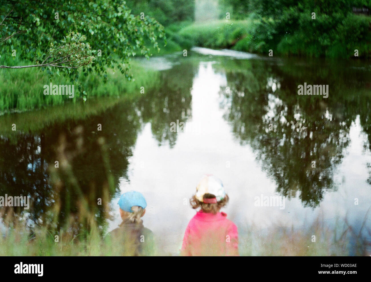 Pond children hi-res stock photography and images - Alamy