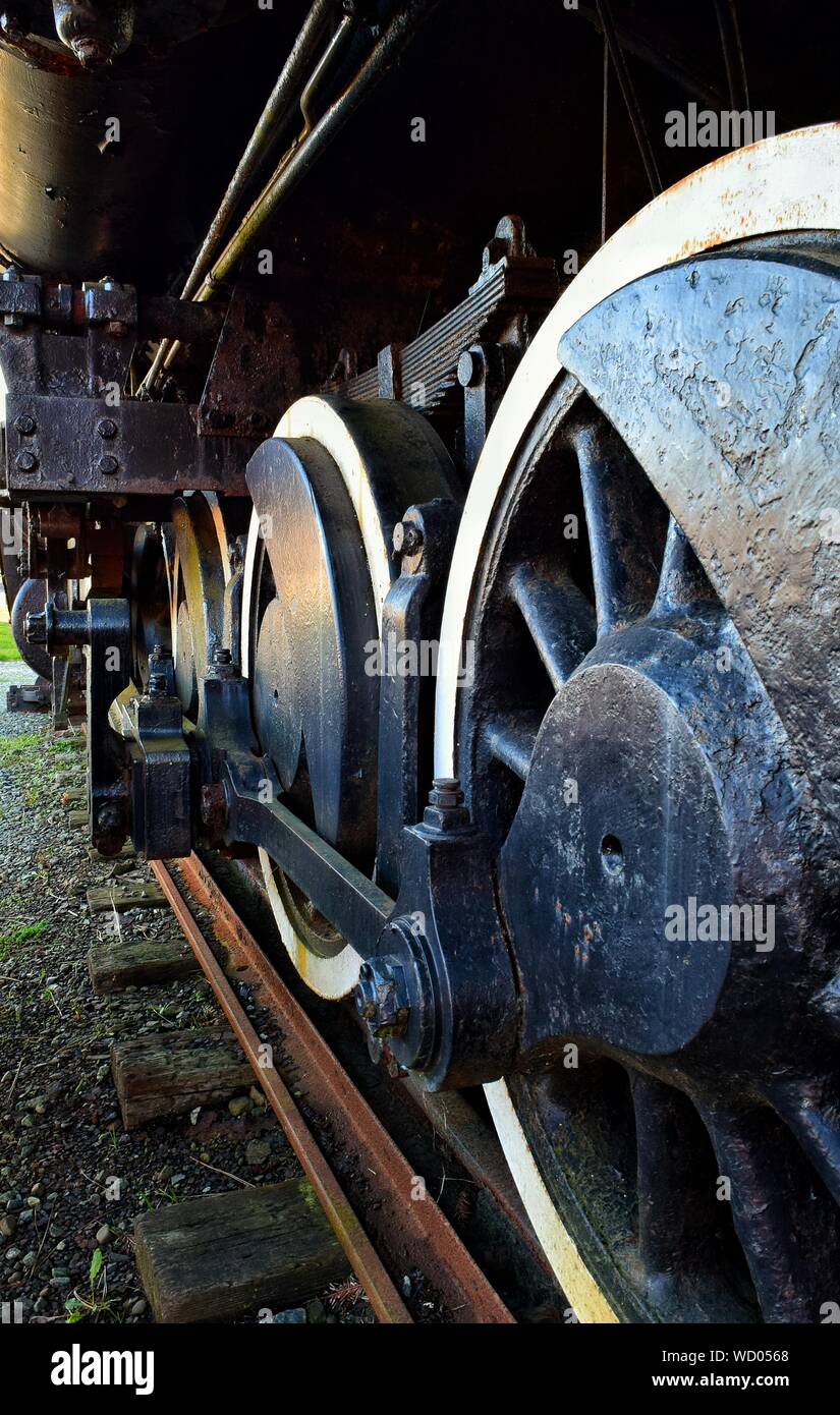 Wheels tracks hi-res stock photography and images - Alamy