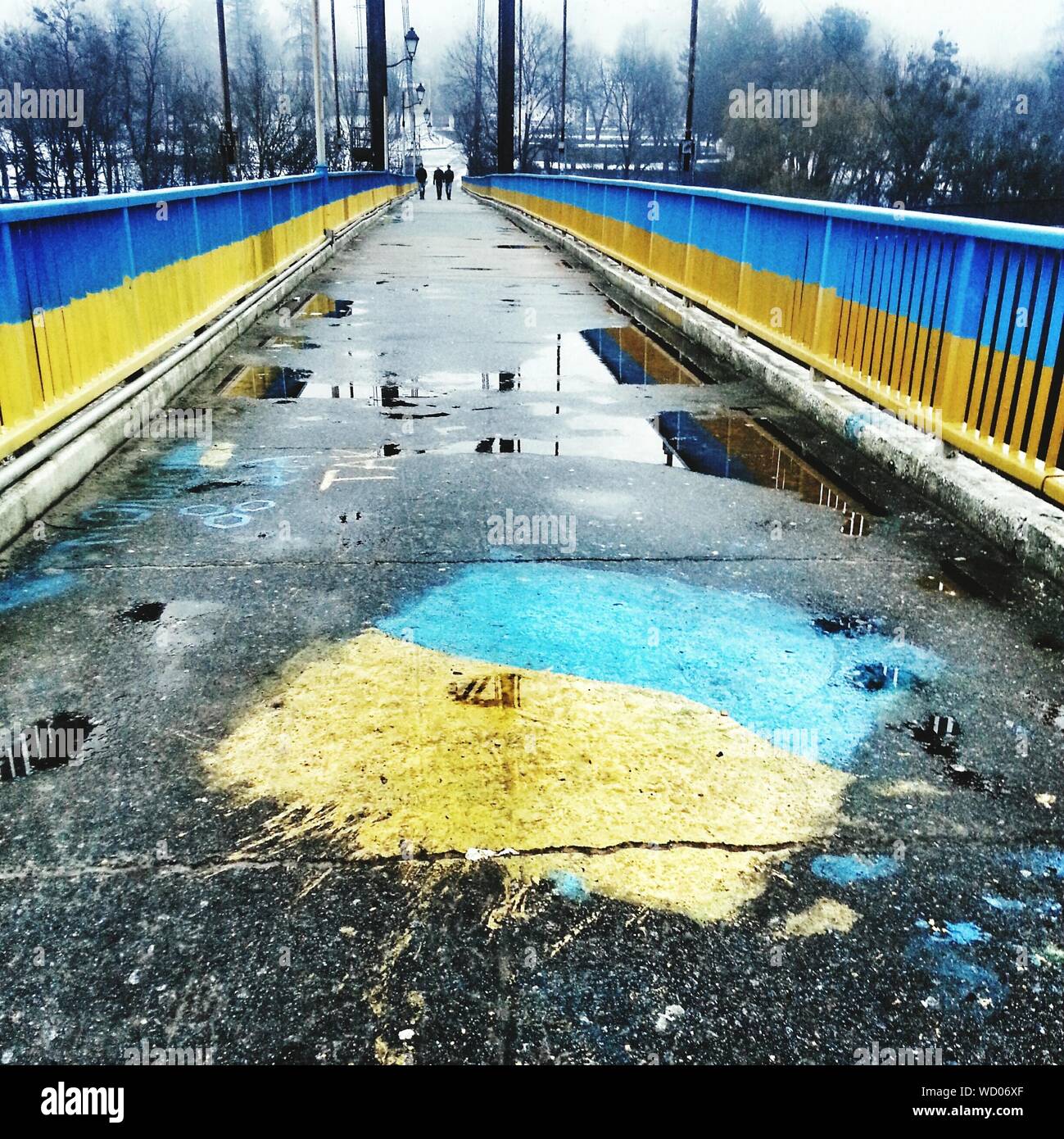 Rain bridge hi-res stock photography and images - Alamy