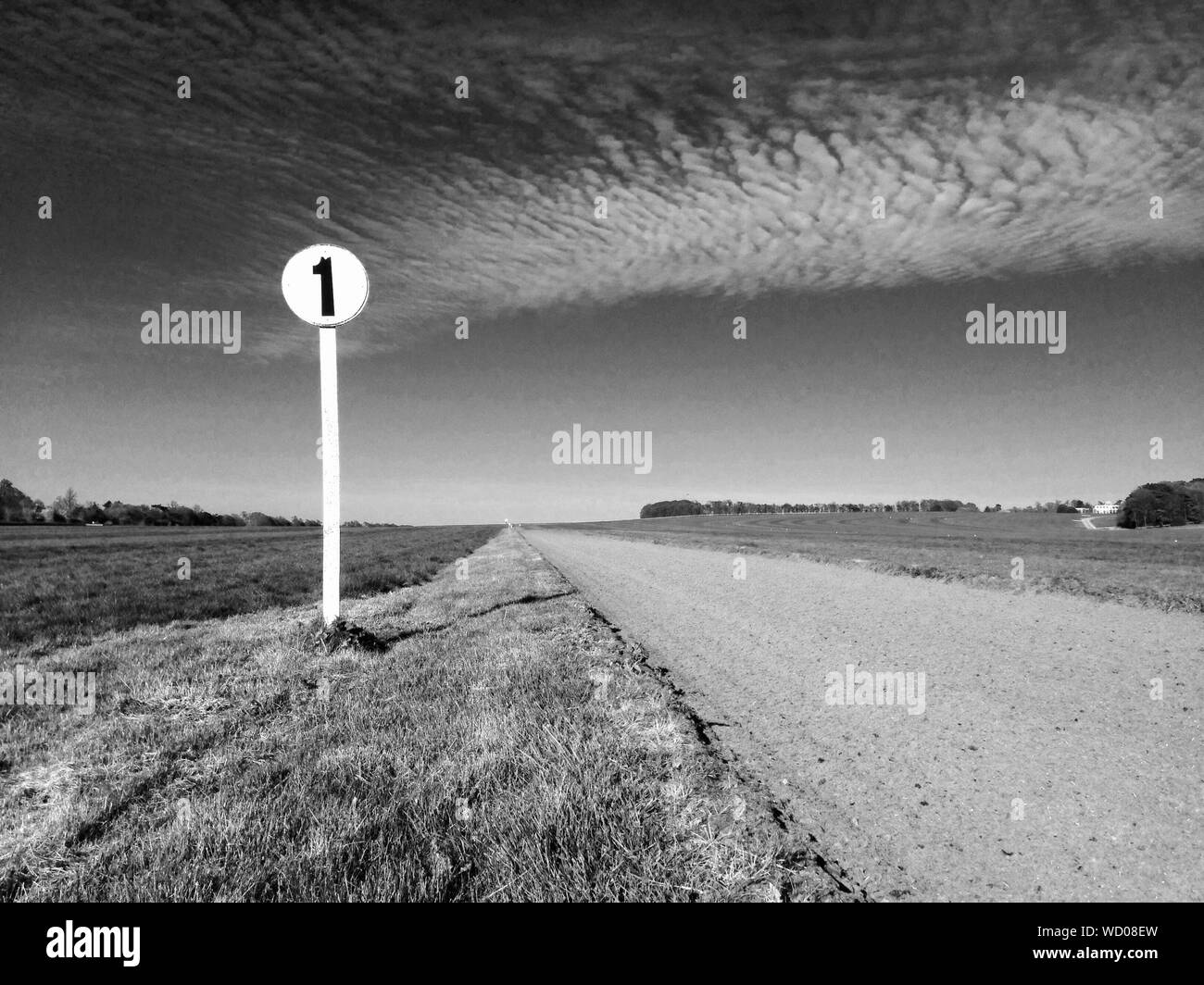 Road speed limit sign Black and White Stock Photos & Images - Alamy