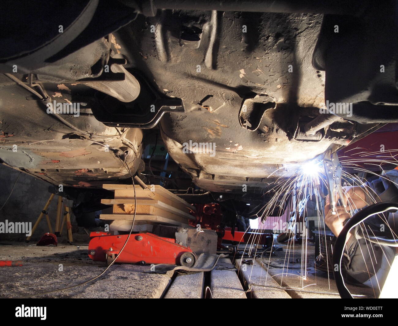 Mechanic welding hi-res stock photography and images - Alamy