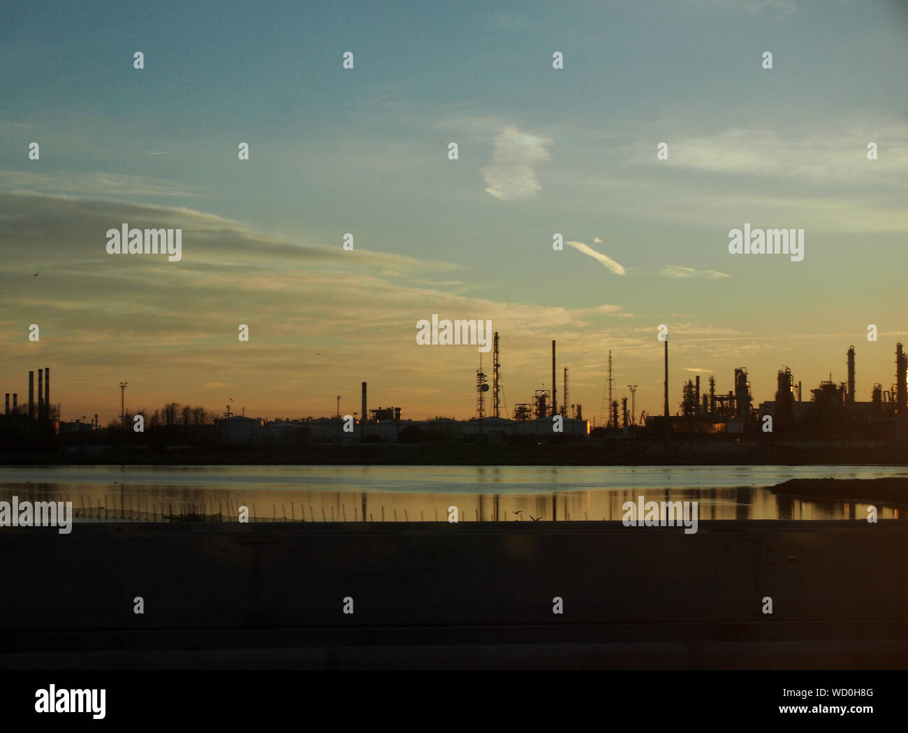 Factory sunset hi-res stock photography and images - Alamy