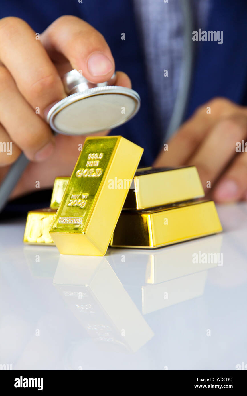 Gold doctor hi-res stock photography and images - Alamy