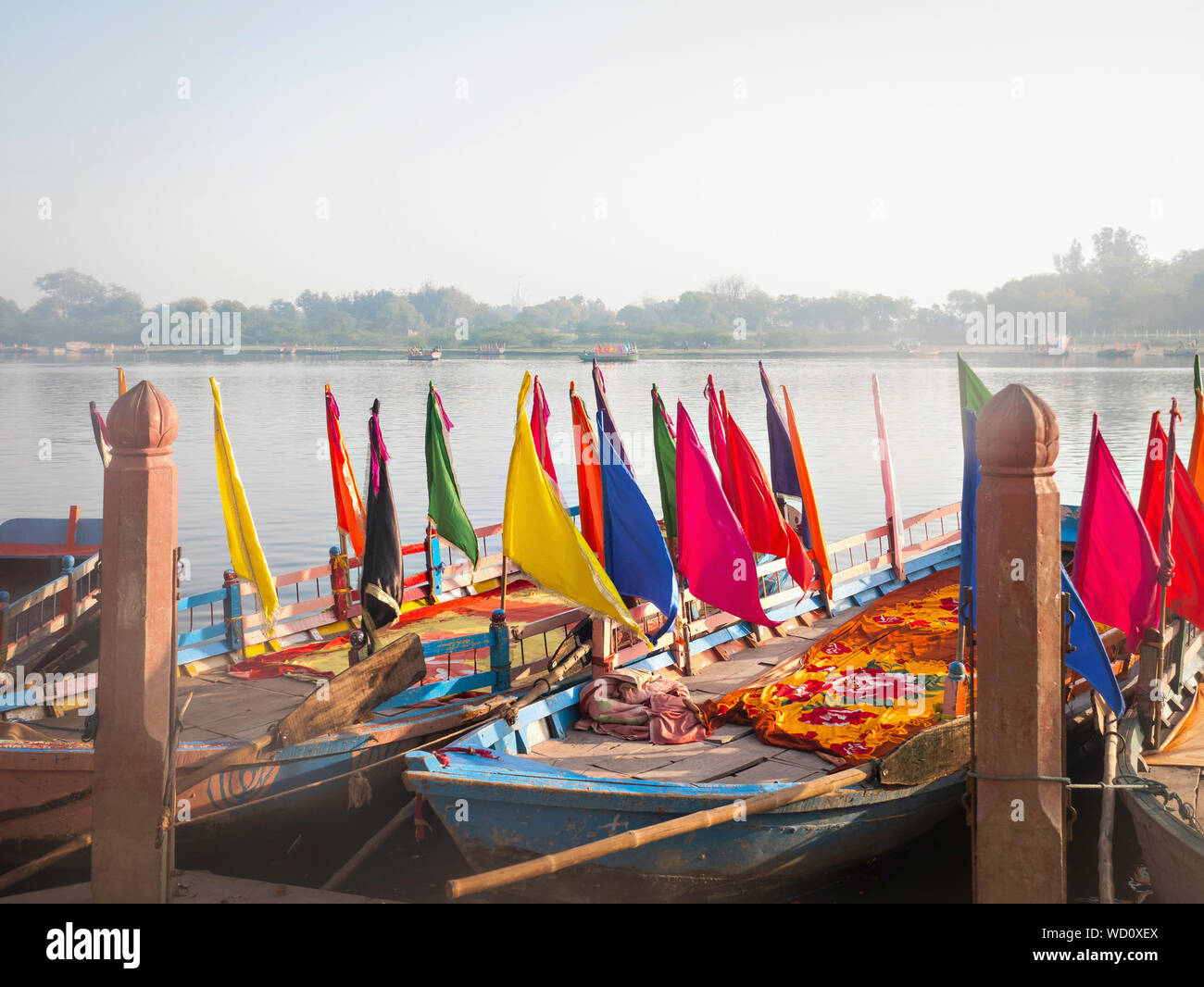 India tourist ferry boats hi-res stock photography and images - Alamy