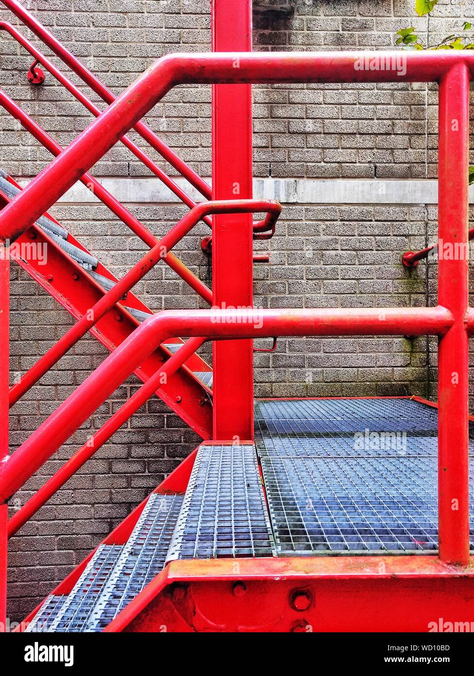 Emergency building hi-res stock photography and images - Alamy