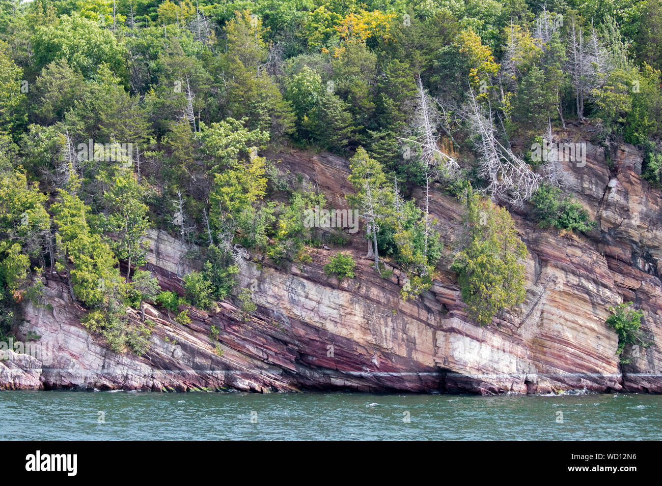 Cliffside texture hi-res stock photography and images - Alamy