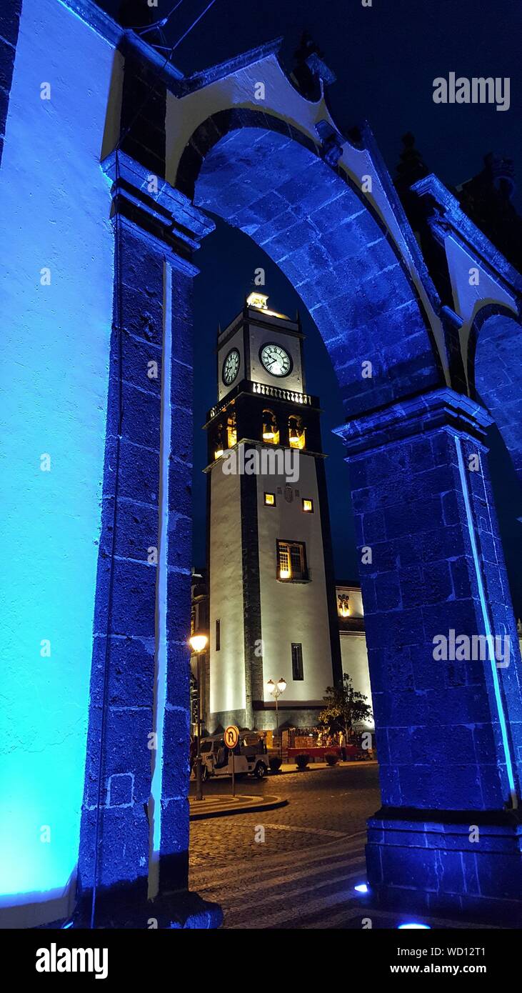 Archway tower hi-res stock photography and images - Alamy