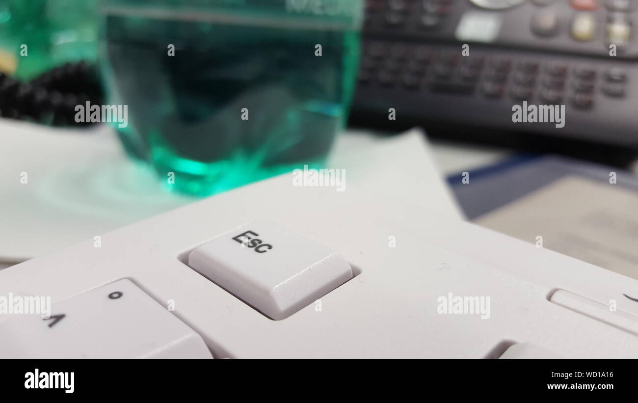 Escape key hi-res stock photography and images - Alamy