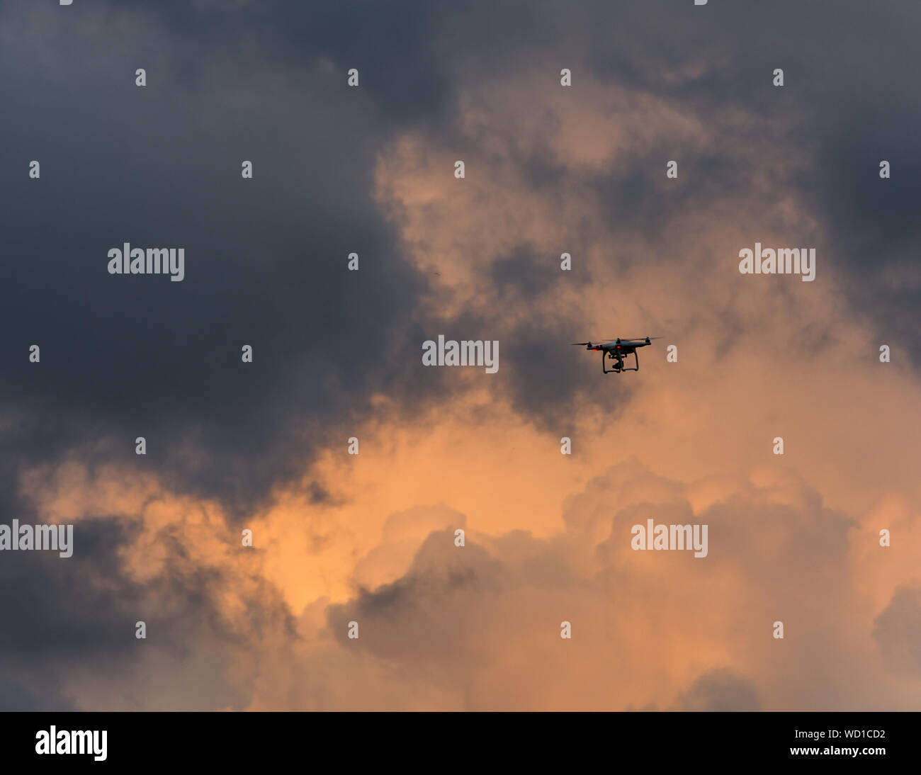 Quad copter hi-res stock photography and images - Alamy