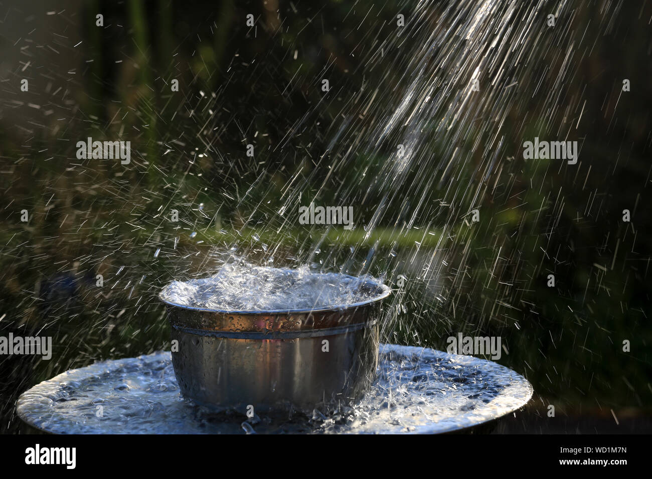Falling container hi-res stock photography and images - Alamy