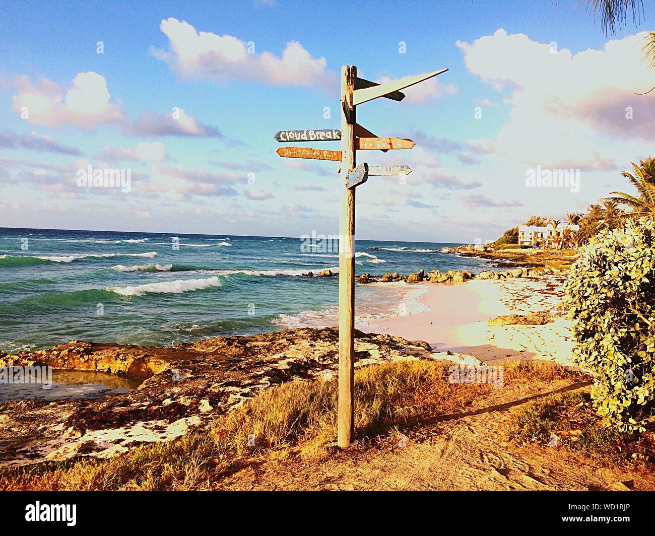 Sea shore sign hi-res stock photography and images - Alamy