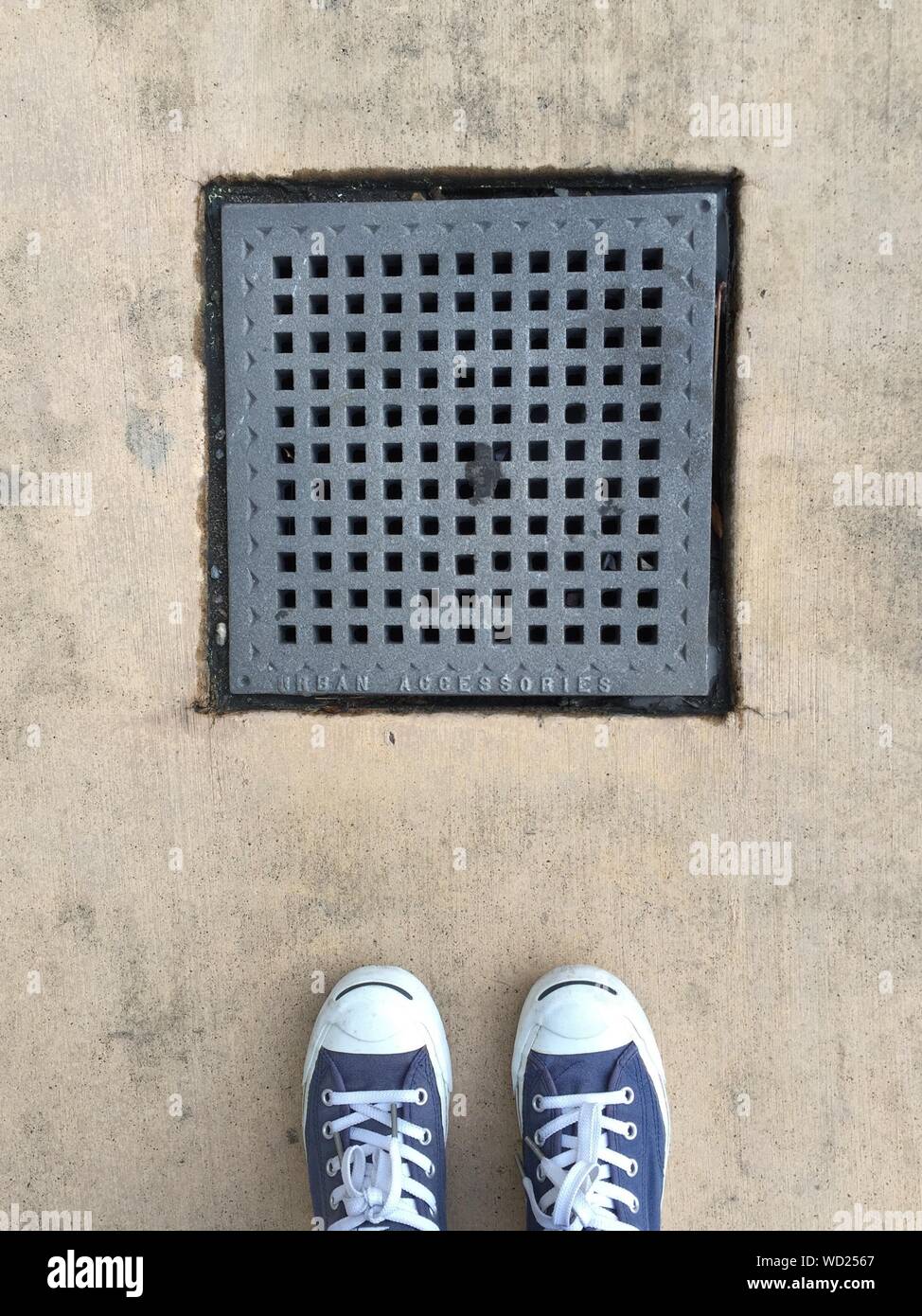 Flooring grate hi-res stock photography and images - Alamy