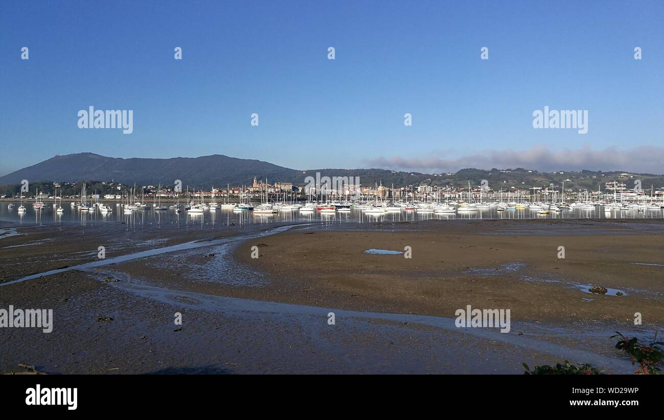Illuminated beach hi-res stock photography and images - Alamy